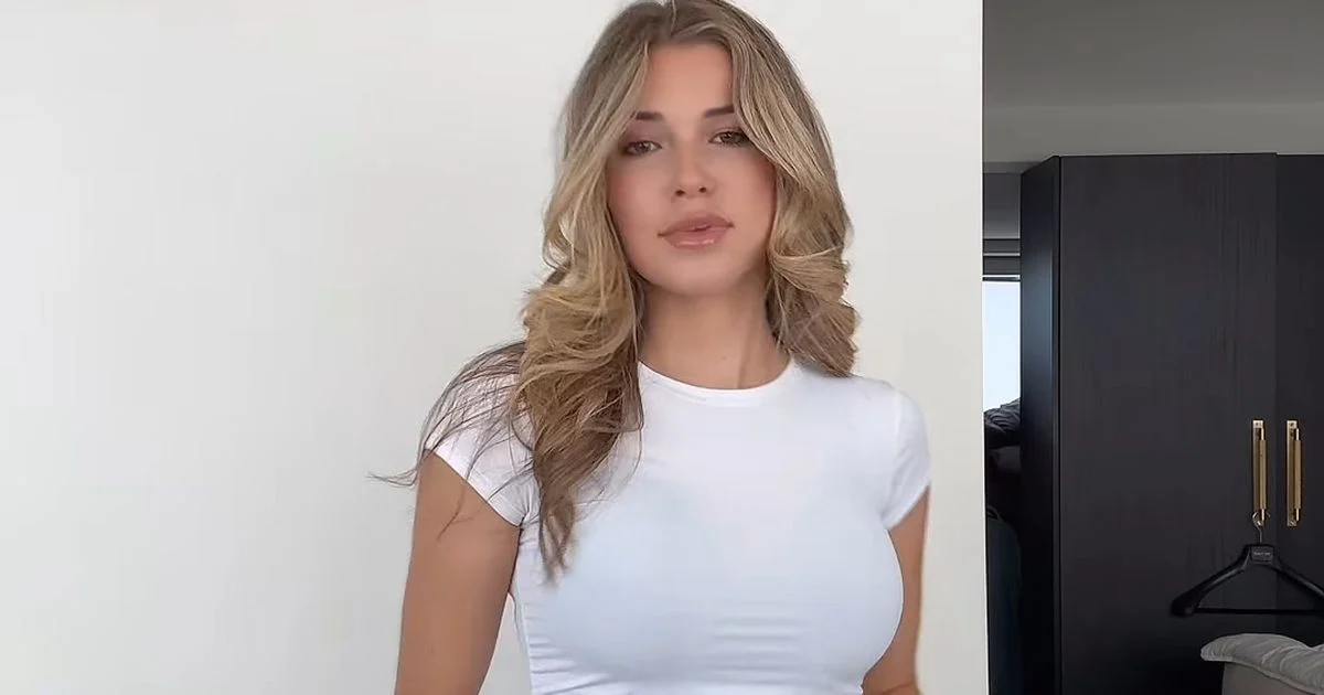 Roxy Dekker, Monica Geuze en Jade Anna zien afgang Ajax: hond met sjaaltje